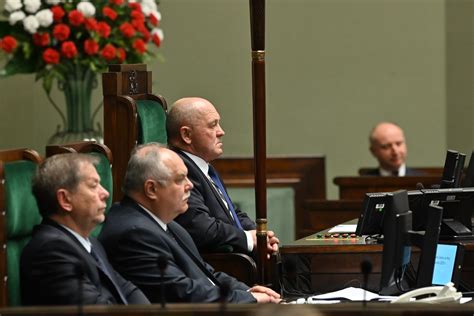 Pierwsze posiedzenie Sejmu X kadencji Posłowie z okręgu wałbrzyskiego