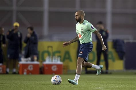 Dani Alves Contrata Advogado Renomado Que J Defendeu Messi Para Seu