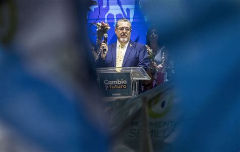 Bernardo Arévalo emulando la Presidencia Paterna en Guatemala