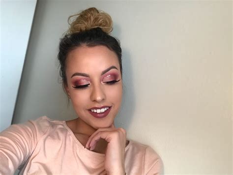 Pin P Makeup