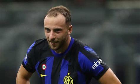 Inter Carlos Augusto Un Onore Indossare La Maglia Dell Inter Il