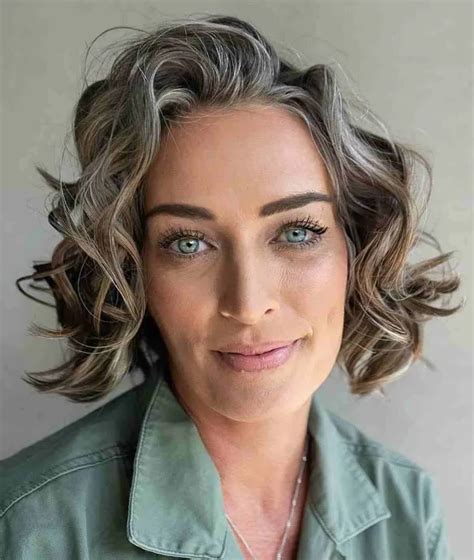 Trendy Curly Bob Hairstyle 18 Variations That Look Best At 40 Or 50