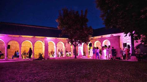 Un cloître de Saint Emilion organise des soirées électros qui se