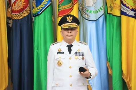 Mendagri Tito Karnavian Secara Resmi Lantik Agus Fatoni Sebagai