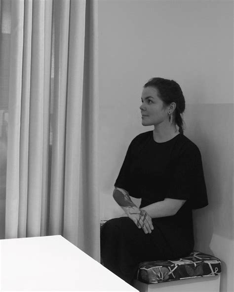 Behind Lineandjo Piercing Apprentice Ólöf • Lineandjo