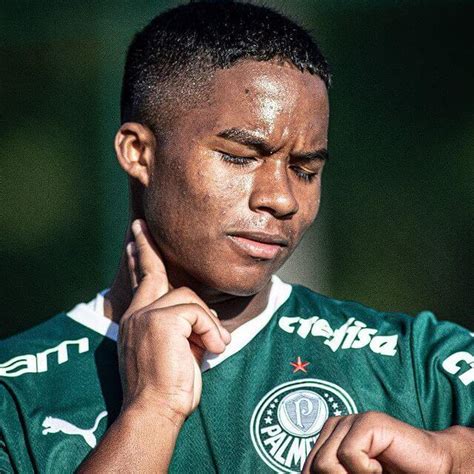 Real Madrid Endrick Vestir Camisa E J Sabe Quando Vai Espanha