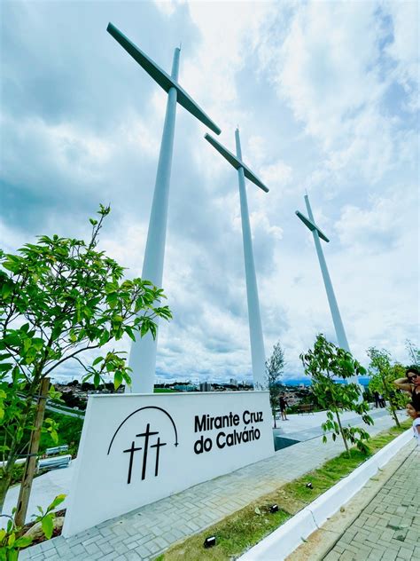 Igreja inaugura mirante cruz de 34 metros às margens da Dutra em