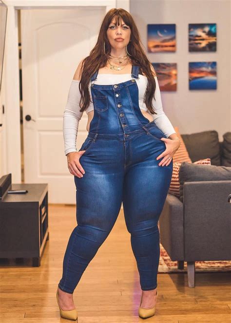 Woman With 34 Inch Thighs Embraces Life As Curve Model
