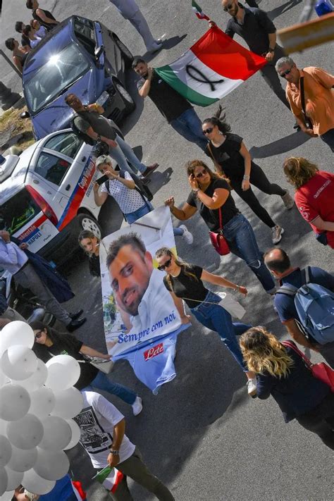 Carabiniere Ucciso In Migliaia Per L Ultimo Saluto Giornale Di Brescia