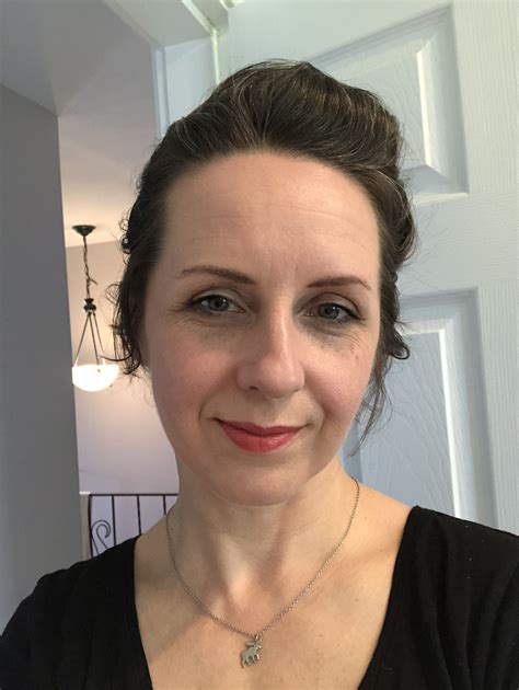 Épinglé Par Agnieszka Sur Hairstyles Femme Célibataire Femme Femmes Magnifiques