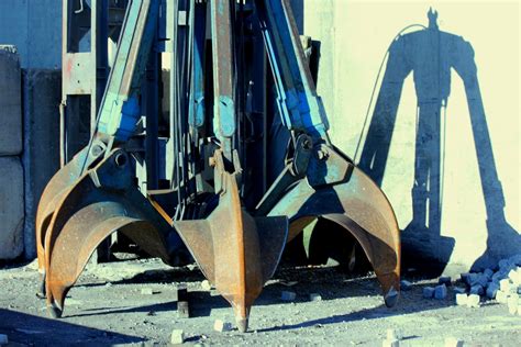 Dekapitacja głowy pracownika zatrudnionego na złomowisku VORTAL BHP