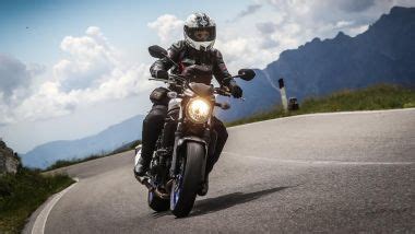 Eicma Missbiker Partner D Eccezione Allo Stand Suzuki