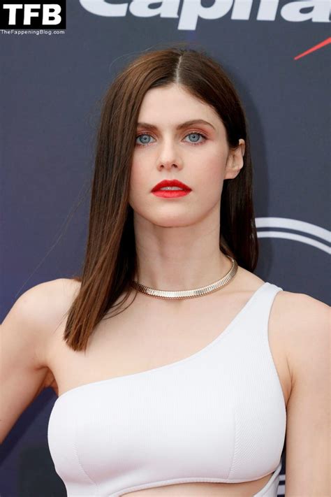 Alexandra Daddario Sexy 12 Hot Photos The Sex Scene