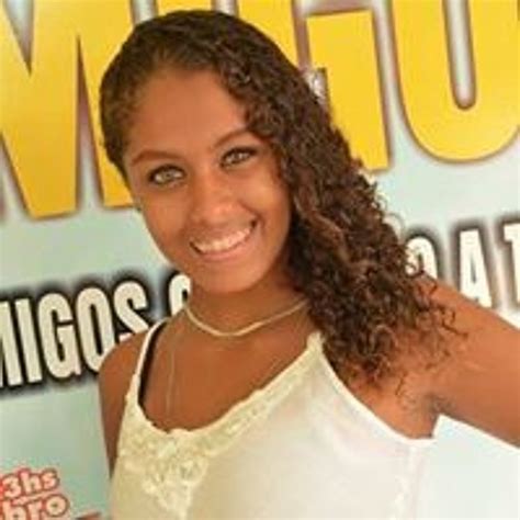 Stream Natália Paes music Listen to songs albums playlists for free