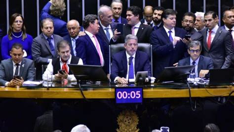 Veja como votou cada deputado na aprovação do texto base da reforma