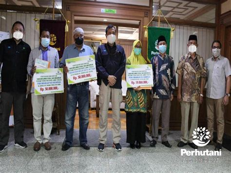 Perhutani Perhutani Salurkan Dana Bantuan TJSL 150 Juta Perhutani