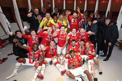 Inside Man Utd Celebrations At Wembley As Sir Alex Ferguson Joins