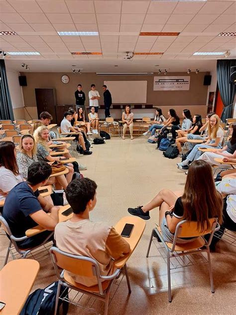 Alumnes d Alemanya visiten l IES Lluís Simarro de Xàtiva gràcies al