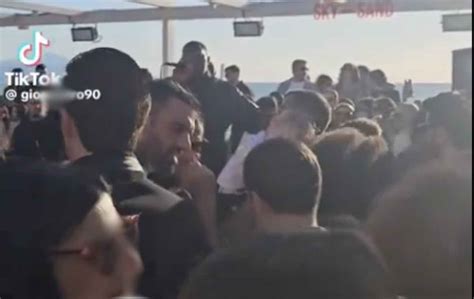 Mario Cusitore Di Uomini E Donne Beccato In Discoteca Senza Ida Video