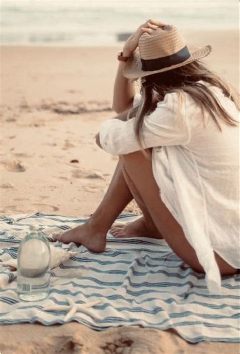 Playas Con Decoro Beach Photoshoot Beach Photography Poses Beach Outfit