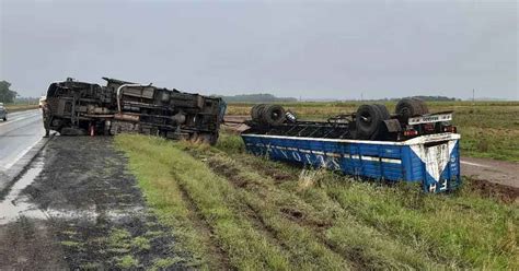 Ruta 5 Volcó un camión cargado de animales vacunos DECHIVILCOY