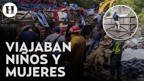 Vuelca autobús de pasajeros en Oaxaca al menos 26 personas murieron al