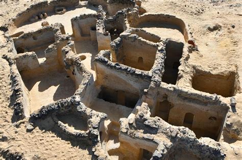 Arqueólogos encontram vestígios de antiga comunidade cristã no Egito