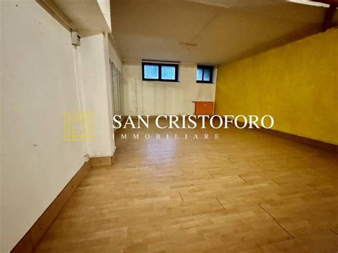 Magazzino Deposito Via San Francesco D Assisi Saronno Rif