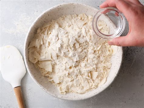 How To Make Foolproof Flaky Pie Crust Completely Delicious