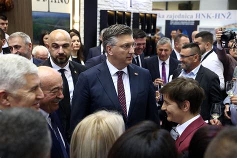 Galerija Premijer Plenković na otvorenju 24 Međunarodnog sajma