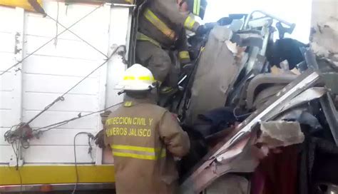 Protección Civil JAL on Twitter AlMomento atendemos un choque por