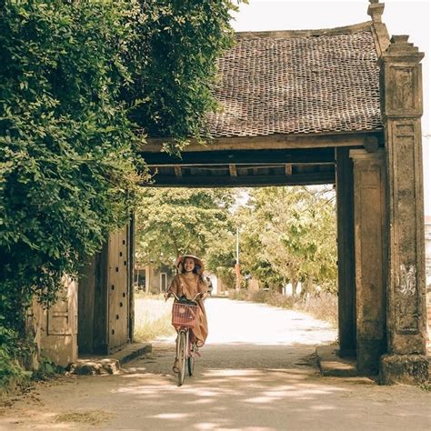 Duong Lam Ancient Village An Old Beauty In A Modern City
