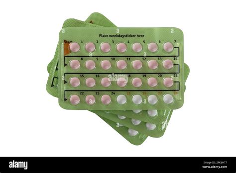 Pila de píldoras anticonceptivas en paquetes de 28 píldoras Hay 24