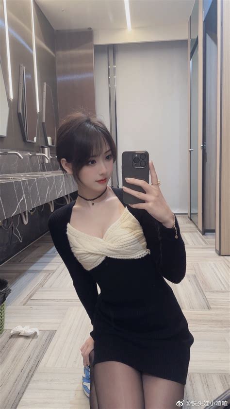 美女解说小喳喳晒照补昨天跟鱼姐合照 直播吧