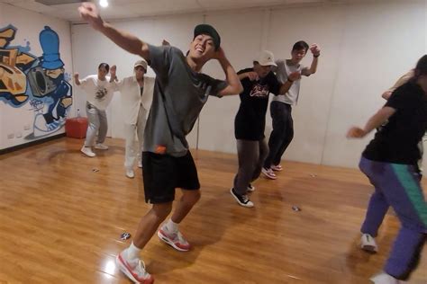 Hip Hop Choreo for Absolute Beginners à CrossOver Dance Studio Lire