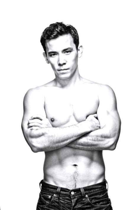 Thumbs Pro El Mago De Guapos Conrad Ricamora