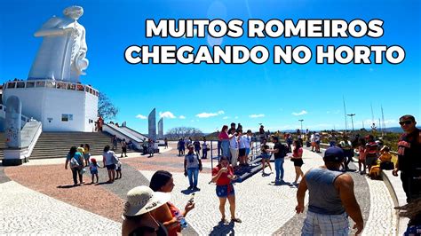 Muitos Romeiros Chegando na Colina do Horto do Padre Cícero na Romaria