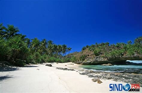 Indahnya Wisata Pantai Srau Pacitan