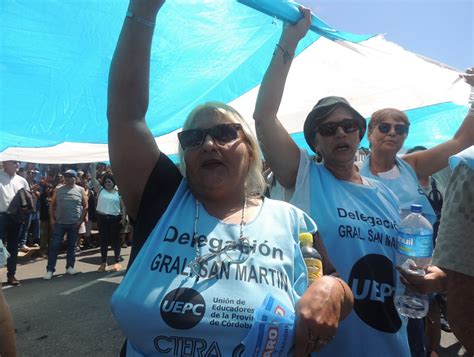 M S De Mil Docentes Marchamos Por Salarios Justos Y Jubilaciones