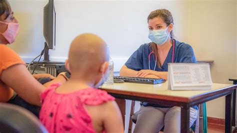 Ocho de cada 10 niños con cáncer en Argentina se atienden en el sistema