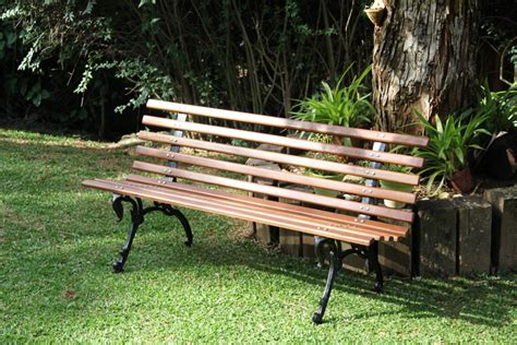 Banco De Jardim Em Madeira E P De Ferro Tamandua Tzp Madeira