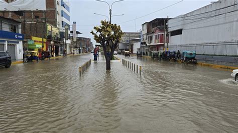 Tumbes Amanece Inundada Tras Horas De Lluvia Y Decenas De Viviendas