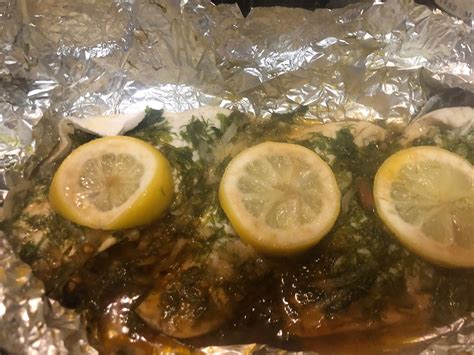 Lomos De Lubina Con Verduras Y Soja En Papillote