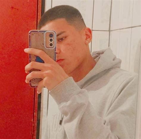 Jovem Palmense Que Busca Realizar Sonho De Ser Jogador De Futebol Na