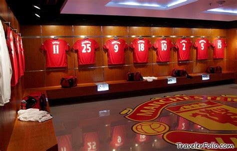 Man U Locker Room Google Search Manchester United Soccer