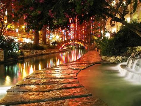 Night At The River Walk San Antonio River San Antonio Riverwalk