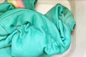 Descubrí cómo agrandar una remera guía paso por paso Cleanipedia AR