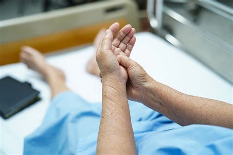 Exame Pode Detectar A Doen A De Parkinson Antes Dos Primeiros Sintomas