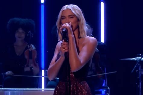 Na Televis O Sharon Van Etten Norah Jones Dua Lipa E Angel Olsen
