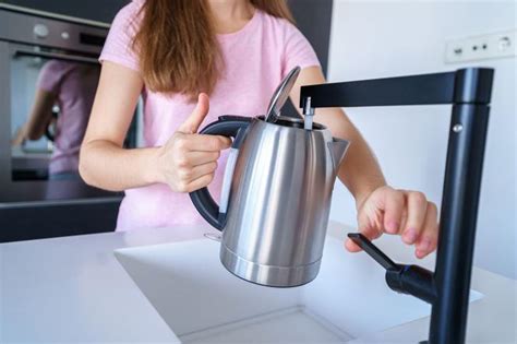 Odkamienianie czajnika sodą jak to zrobić szybko i efektywnie